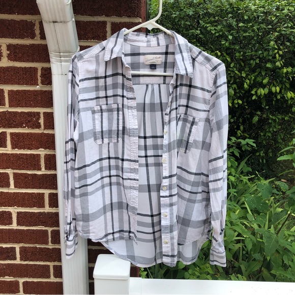 Universal Thread | Tops | Universal Thread Bottom Down Shirt | Poshmark